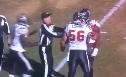 Brian Cushing Fights Teammate Antonio Smith During Texans-Titans Game ...