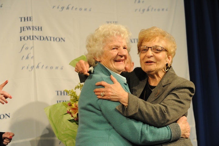Thanksgiving Reunion Brings Holocaust Survivor Together With Her ...