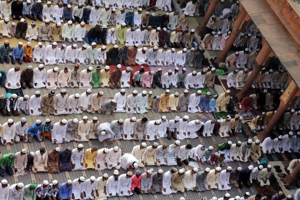 Eid Al-Adha 2014: Photos Of The Muslim 'Feast Of Sacrifice' Around The ...