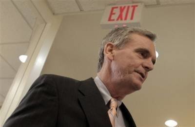 Judd Gregg Voting Against Stimulus | HuffPost Latest News