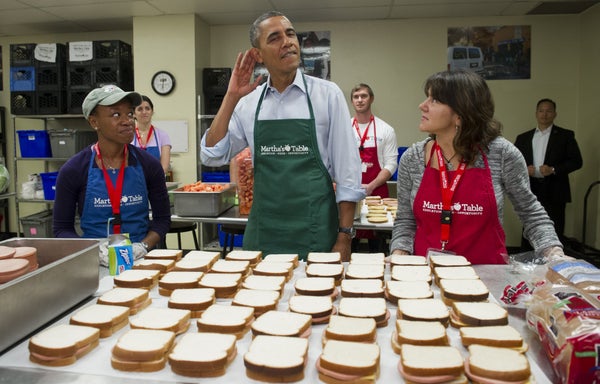 13 Photos Of Obama Making Sandwiches At Martha's Table | HuffPost