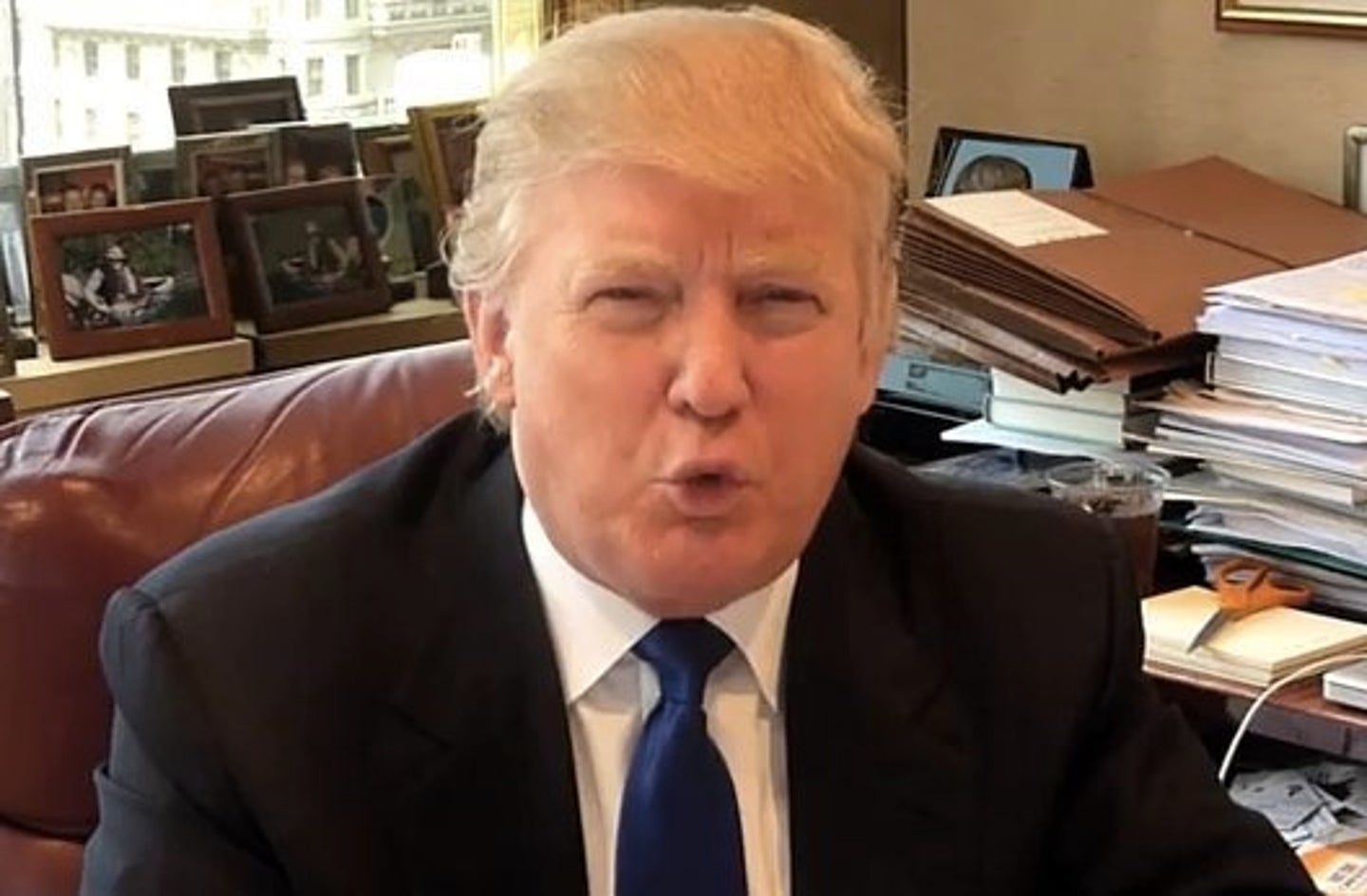 Donald Trump Explains Why He Eats His Pizza With A Fork (VIDEO ...