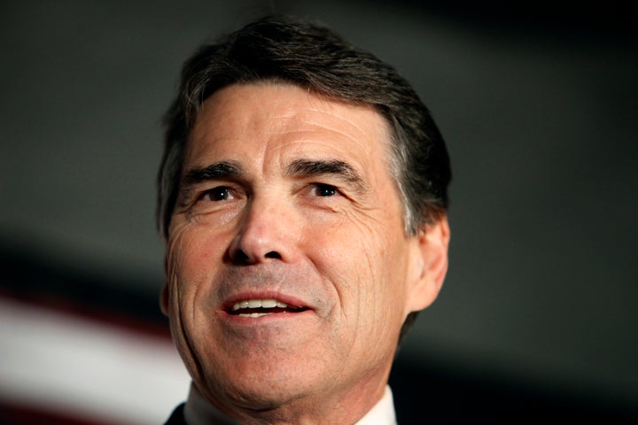 Rick Perry Squares Off vs. Michelle Bachmann In Iowa | HuffPost Latest News