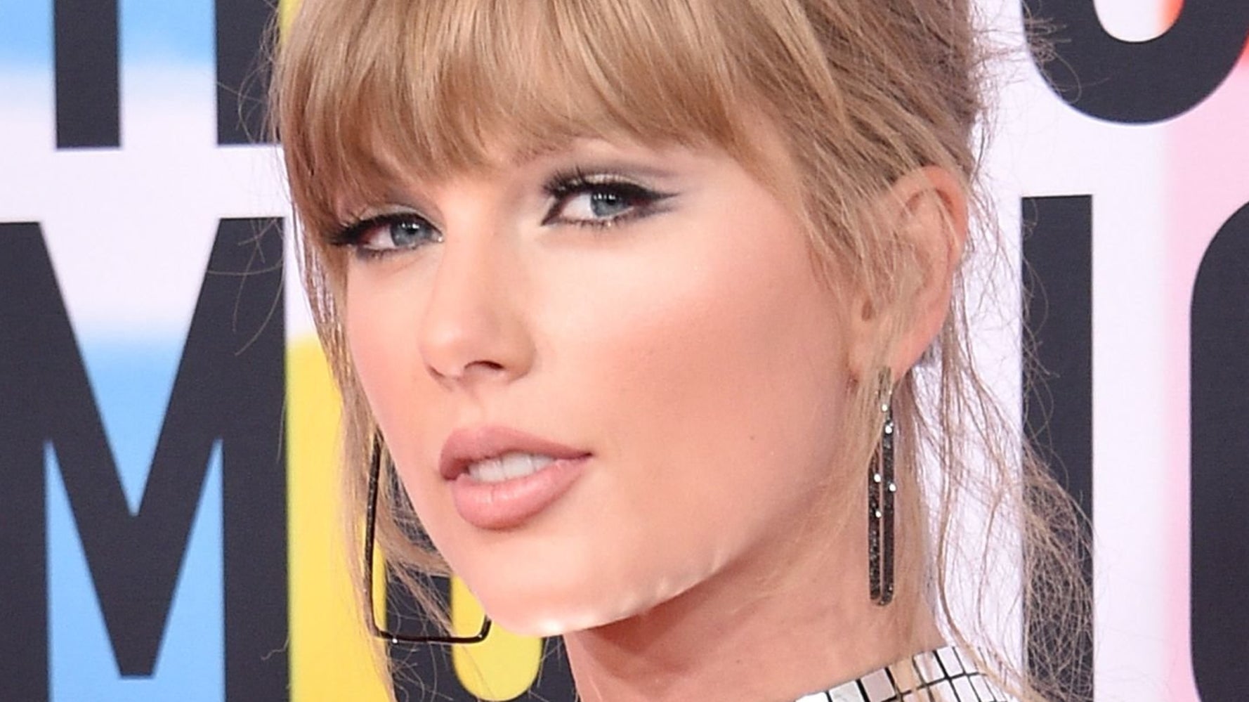 Taylor Swift Gets Political Again With New Message To Fans About Early ...