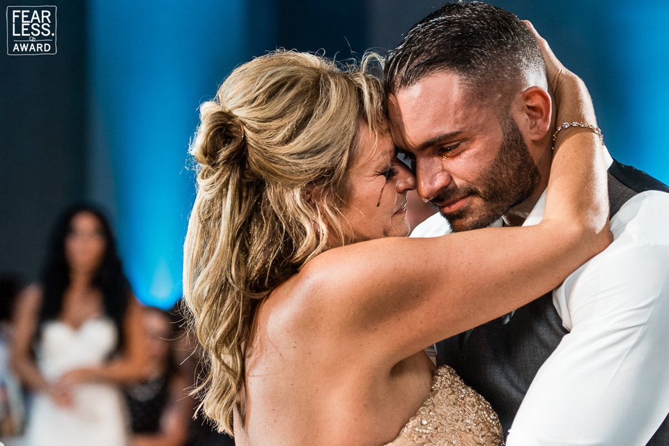 32 Award-Winning Wedding Photos That Will Pull You In | HuffPost Life