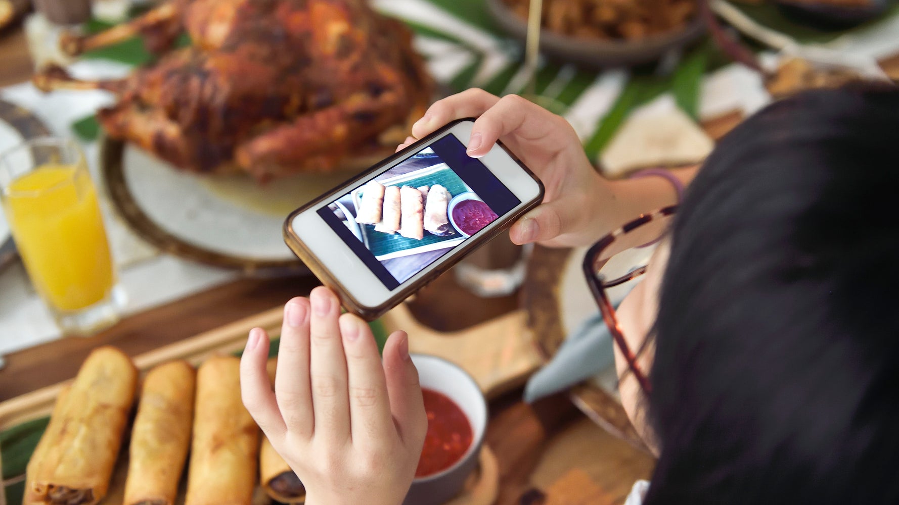 More Than Half Of Us Can't Get Through Dinner Without Checking Our ...