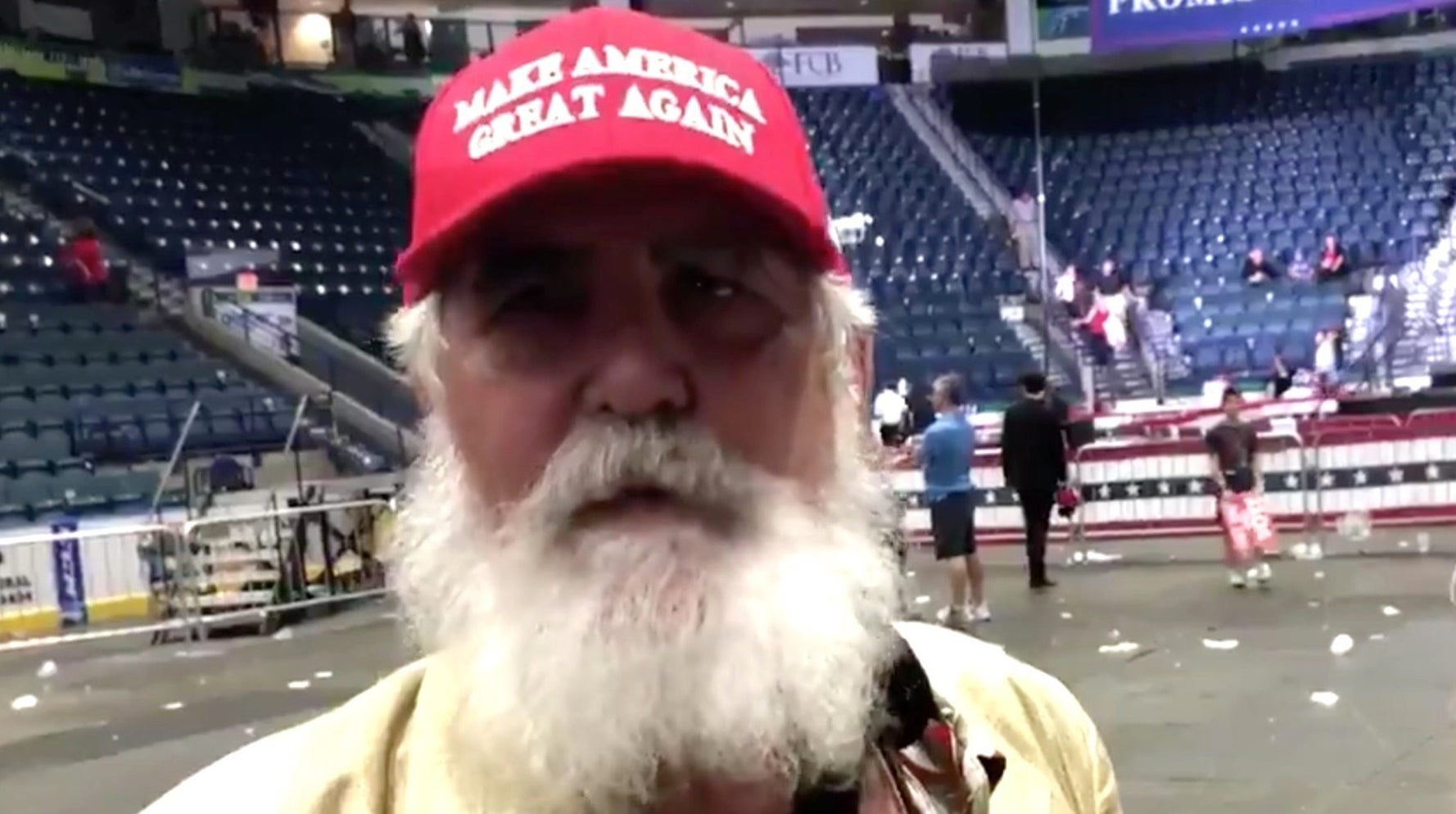 Trump Supporter Apologizes To CNN’s Jim Acosta After Giving Him The ...