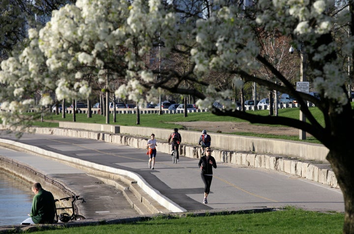 Chicago's Warmest March Ever: Record-Breaking Month Draws To A Close ...