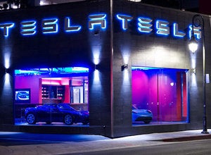 Tesla Opening Chicago Dealership | HuffPost Chicago