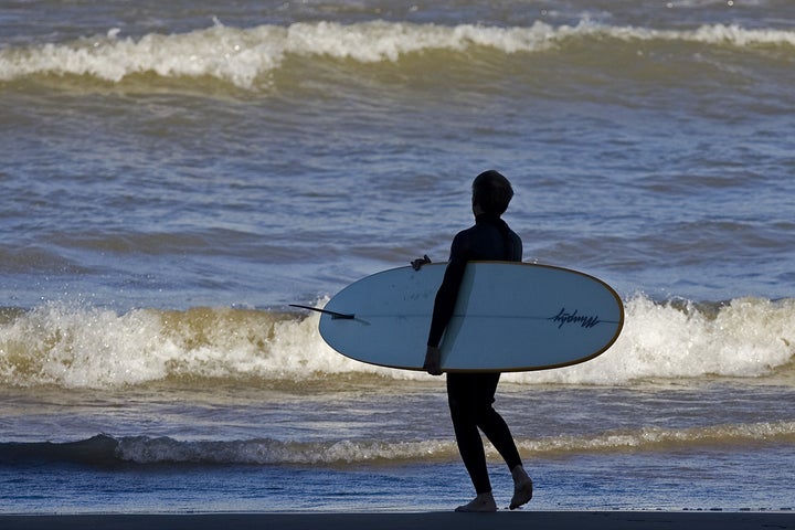 Lake Michigan Surfing: Chicago May Open 5 Beaches To Wave Riders ...