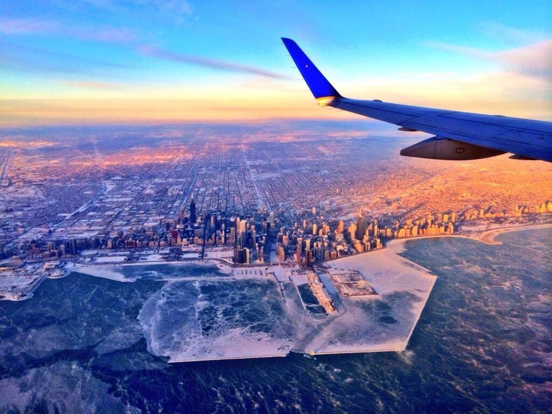 Frozen Chicago: What The Windy City Looks Like Under Ice, Thanks To The ...
