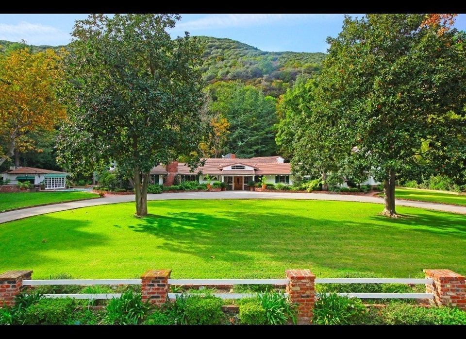 Robert Taylor Ranch Back On The Market At $28 Million (PHOTOS ...
