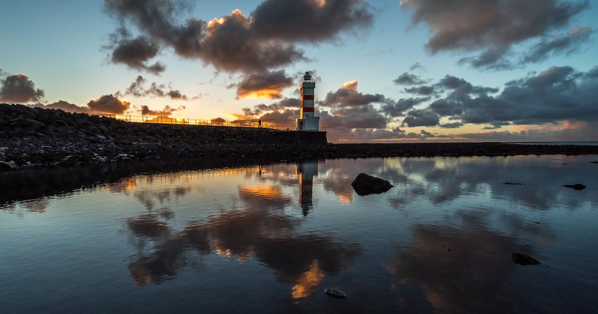 Geothermal Pools, Tectonic Plates And The Northern Lights: How To Get ...