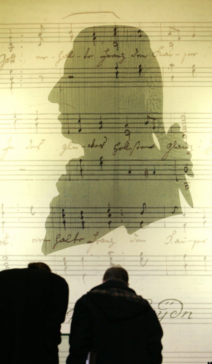 Hayden Planetarium Hosts "The World Of The Moon" Opera | HuffPost New York