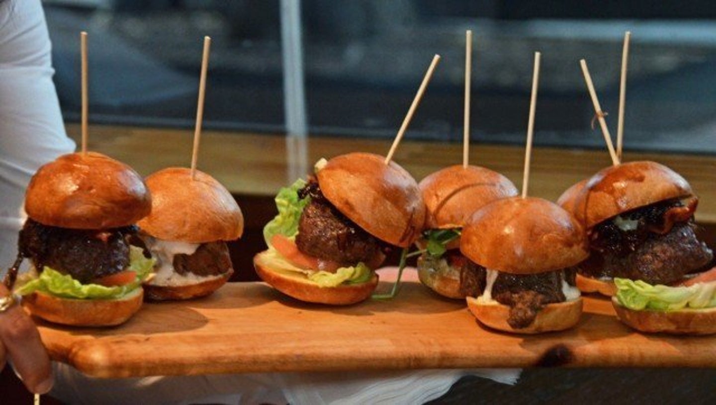 Daily Grill Celebrates Refurbished Space (PHOTOS) | HuffPost DC