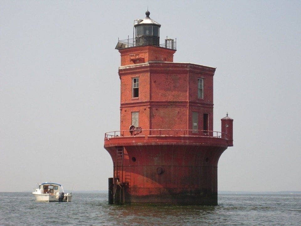 Virginia Lighthouse For Sale: Wolf Trap Lighthouse Comes With ...