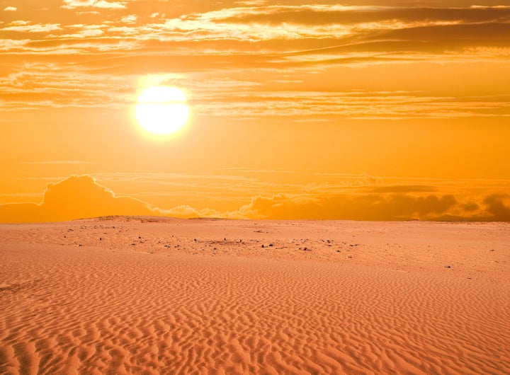 D.C. Record Weather: Temperature Reaches 90 Degrees In April | HuffPost DC D.C. Record Weather: Temperature Reaches 90 Degrees In April | HuffPost DC