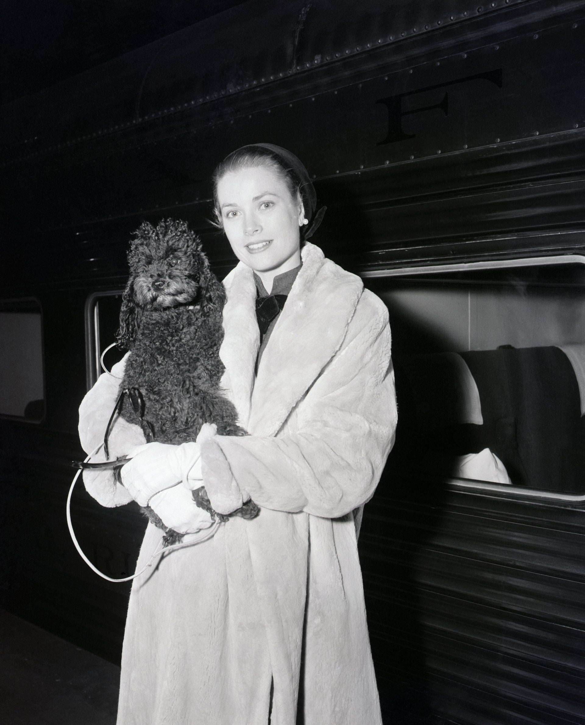 Vintage Coats From Old Hollywood Are All The Fashion Inspiration You ...
