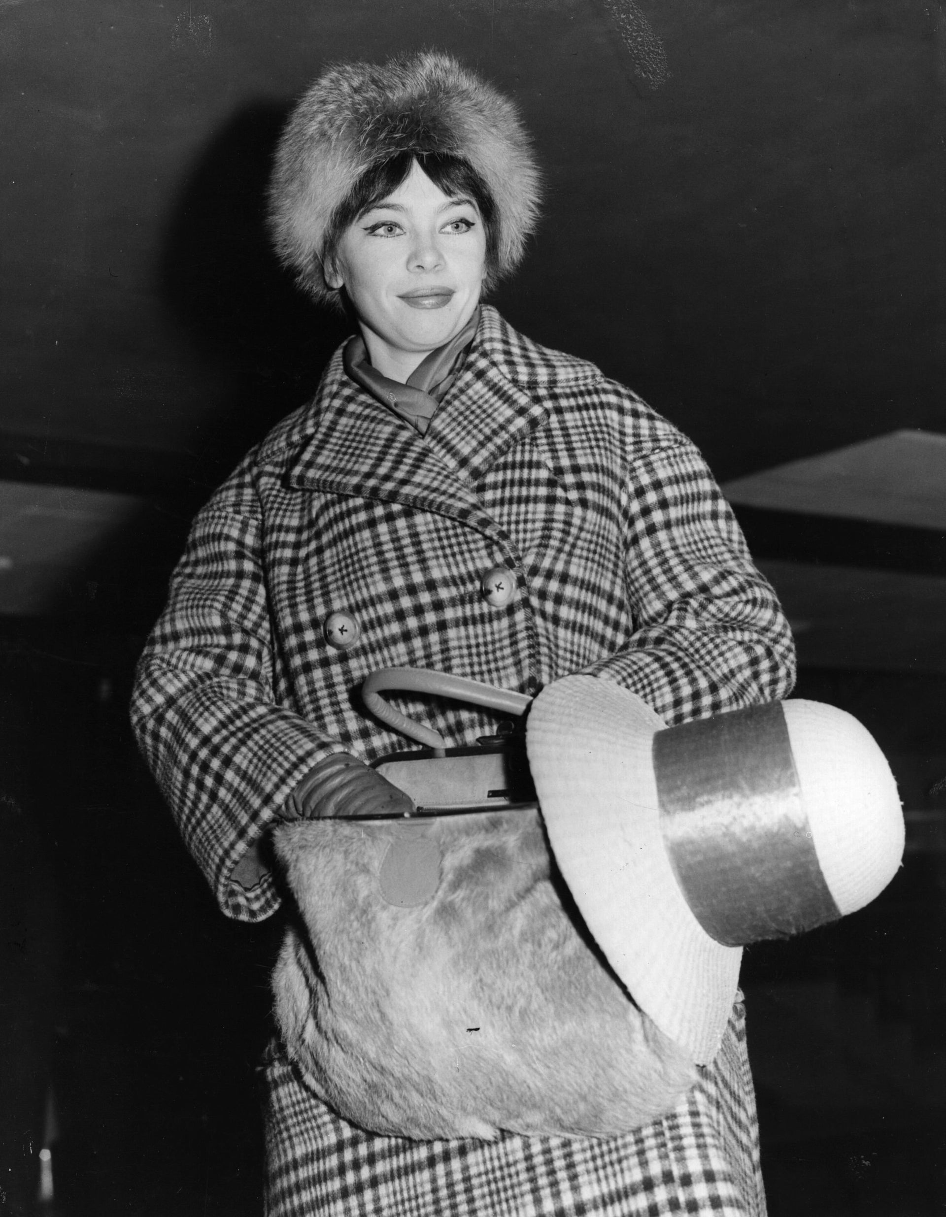 Vintage Coats From Old Hollywood Are All The Fashion Inspiration You ...