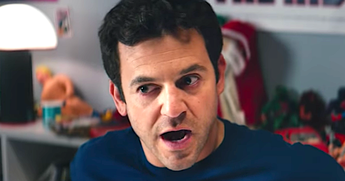 Trailer For 'Deadpool 2' Holiday Version Features A Fired-Up Fred ...