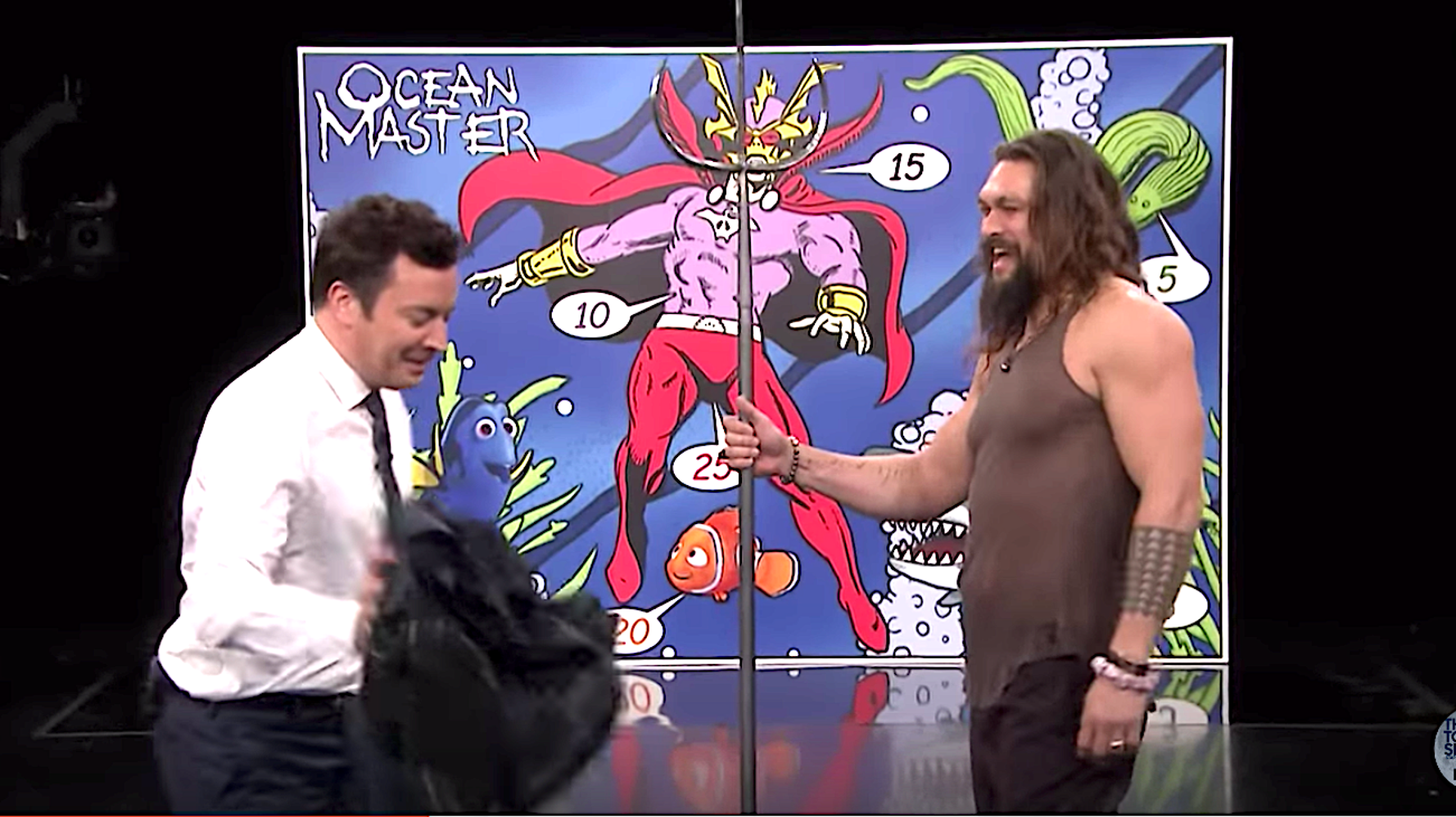 'Aquaman' Jason Momoa And Jimmy Fallon Throw Tridents In Contest ...