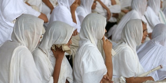 Jain Couple’s Renouncing Of Their Wealth And Daughter For Monkhood ...