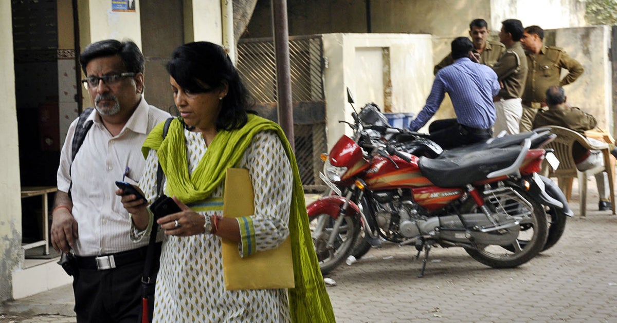 Aarushi Murder Case Nupur And Rajesh Talwar Walk Out Of Dasna Jail