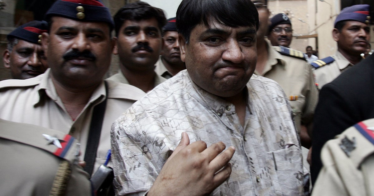 Kingpin Of Fake Stamp Paper Scam, Abdul Karim Telgi, Dies In Bengaluru ...