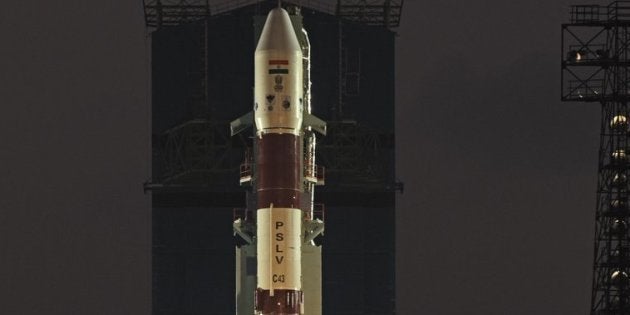 Isro Successfully Launches Earth Monitoring Satellite Hysis Huffpost News