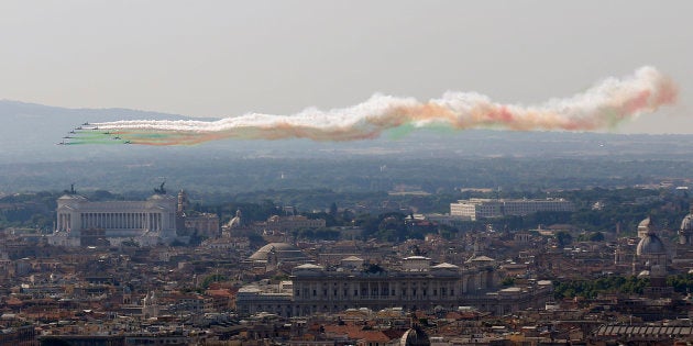 Earthquakes Hit Central Italy, Tremors Felt In Rome | HuffPost News