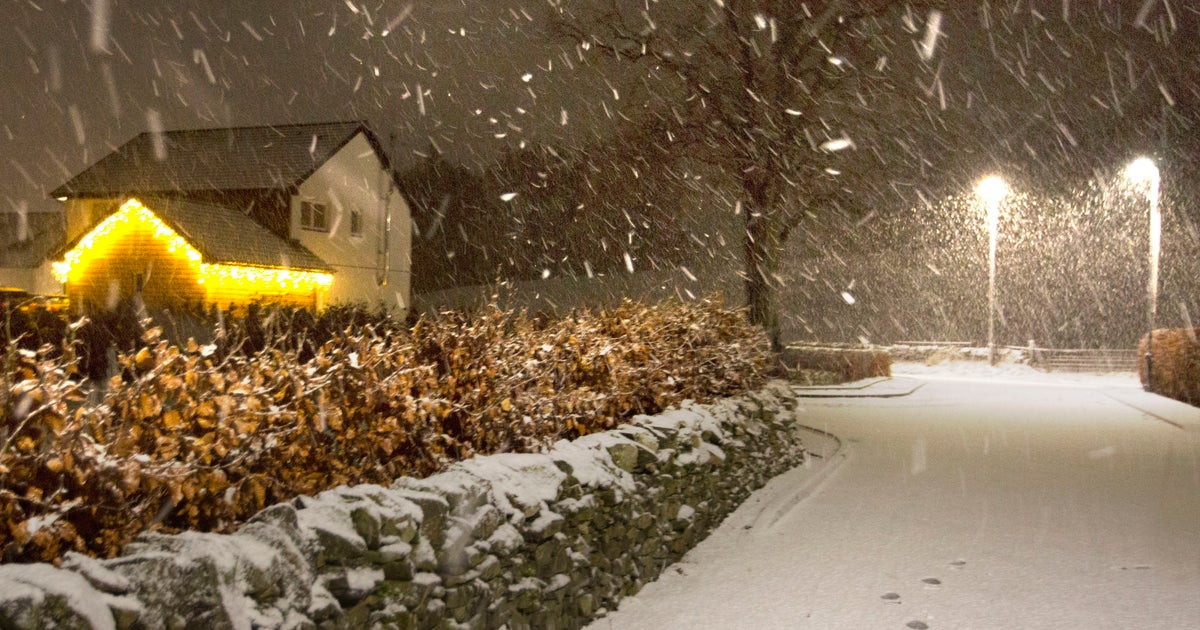 Storm Deirdre: Roads, Air Travel And Shops Hit By Severe Weather Chaos ...