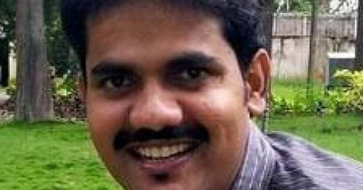 Heartbreaking: IAS Officer DK Ravi's Dog Mourns His Death | HuffPost News