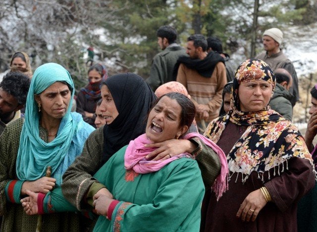 Kashmir Floods 16 Feared Dead As Landslide Buries Two Houses In The