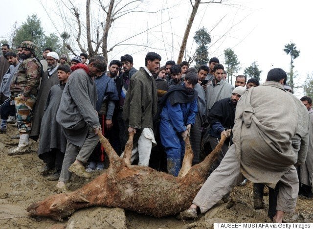 Kashmir Floods 16 Feared Dead As Landslide Buries Two Houses In The