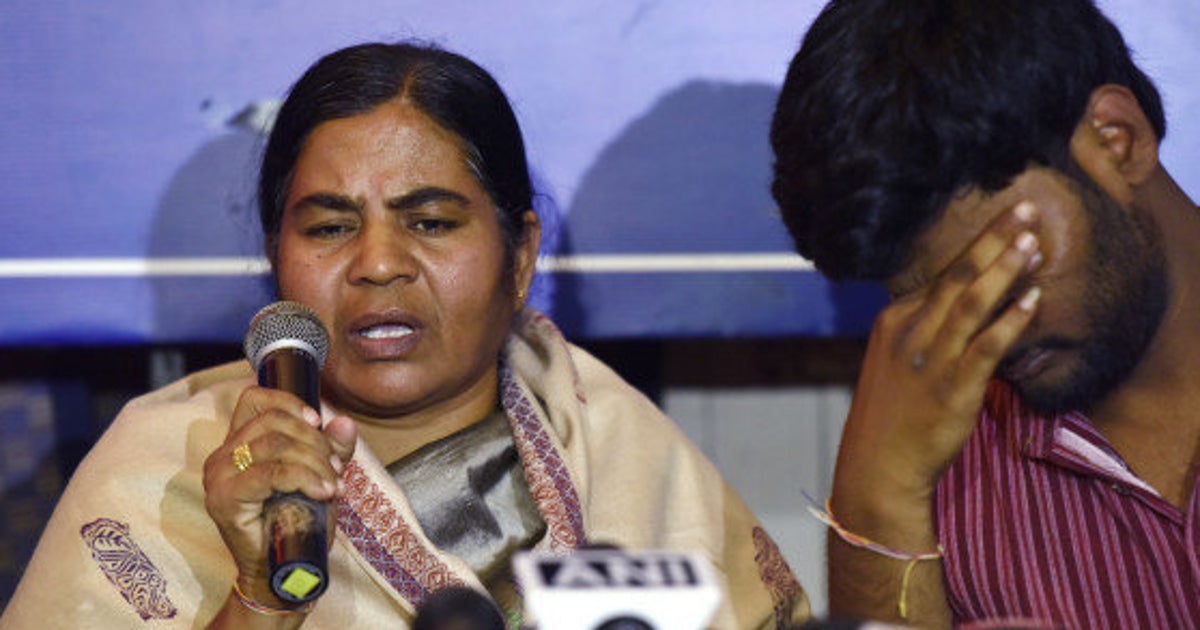 Smriti Irani Lied In Parliament, Says Rohith Vemula's Mother | HuffPost ...