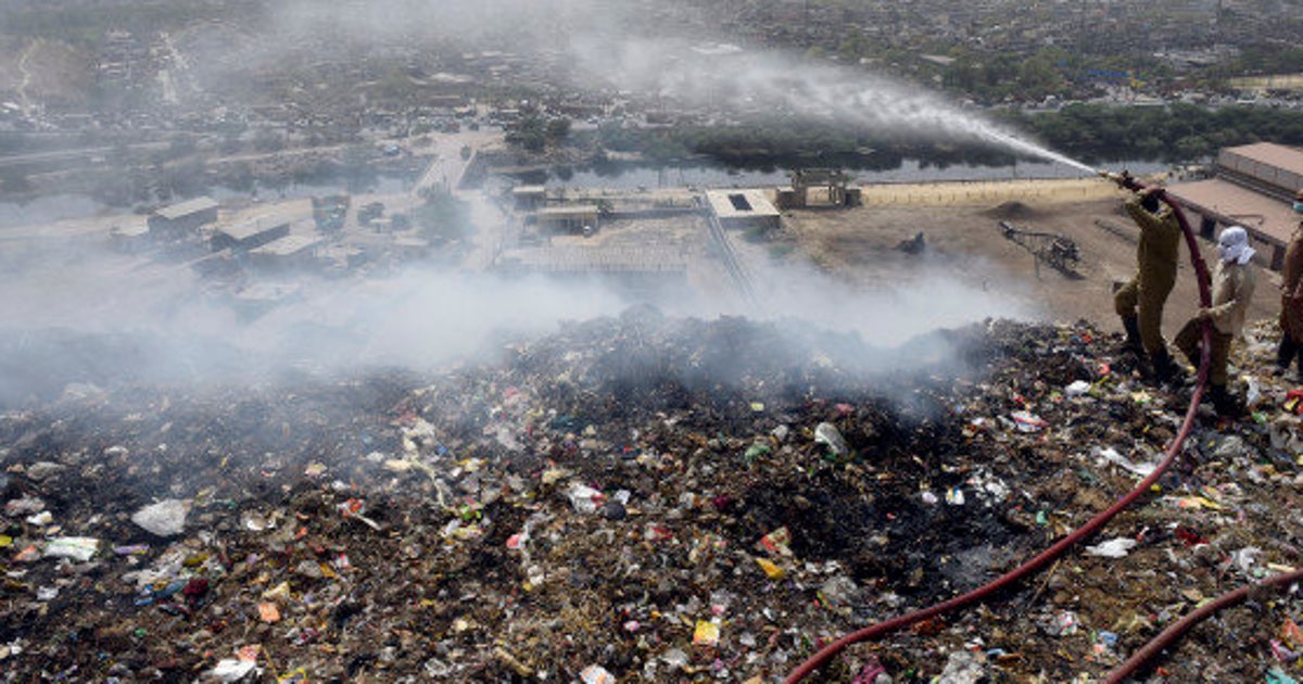 Air Quality Plunges In Delhi As City Chokes In Dump Yard Fire ...