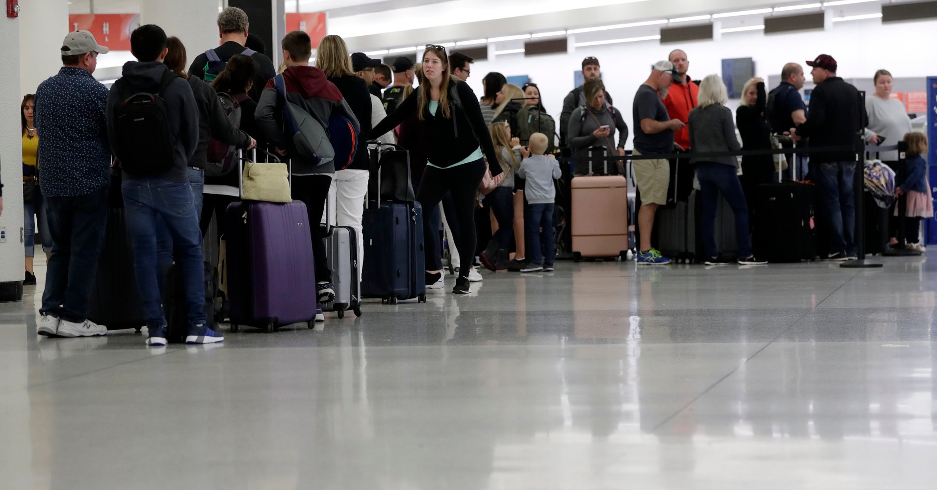 Government Shutdown Forcing Miami Airport To Close Terminal Huffpost