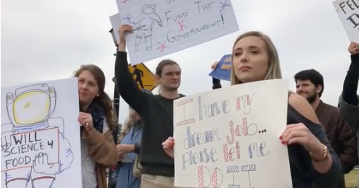 NASA, TSA Workers In Houston Protest Shutdown: 'Make America Work Again ...