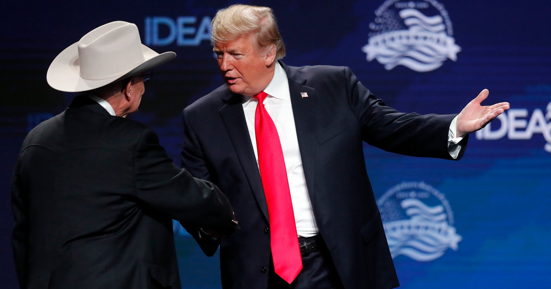 Chris Christie Reveals Why Donald Trump Wears Such Long Ties | HuffPost