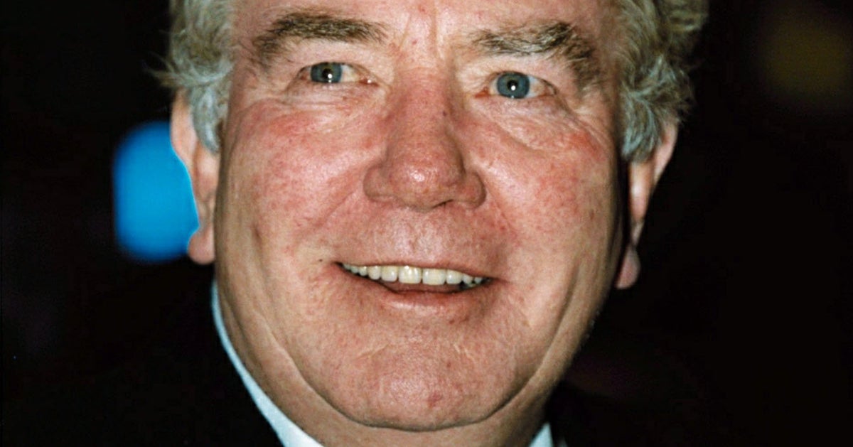 Albert Finney Dead: Scrooge And Skyfall Actor Dies, Aged 82 | HuffPost ...