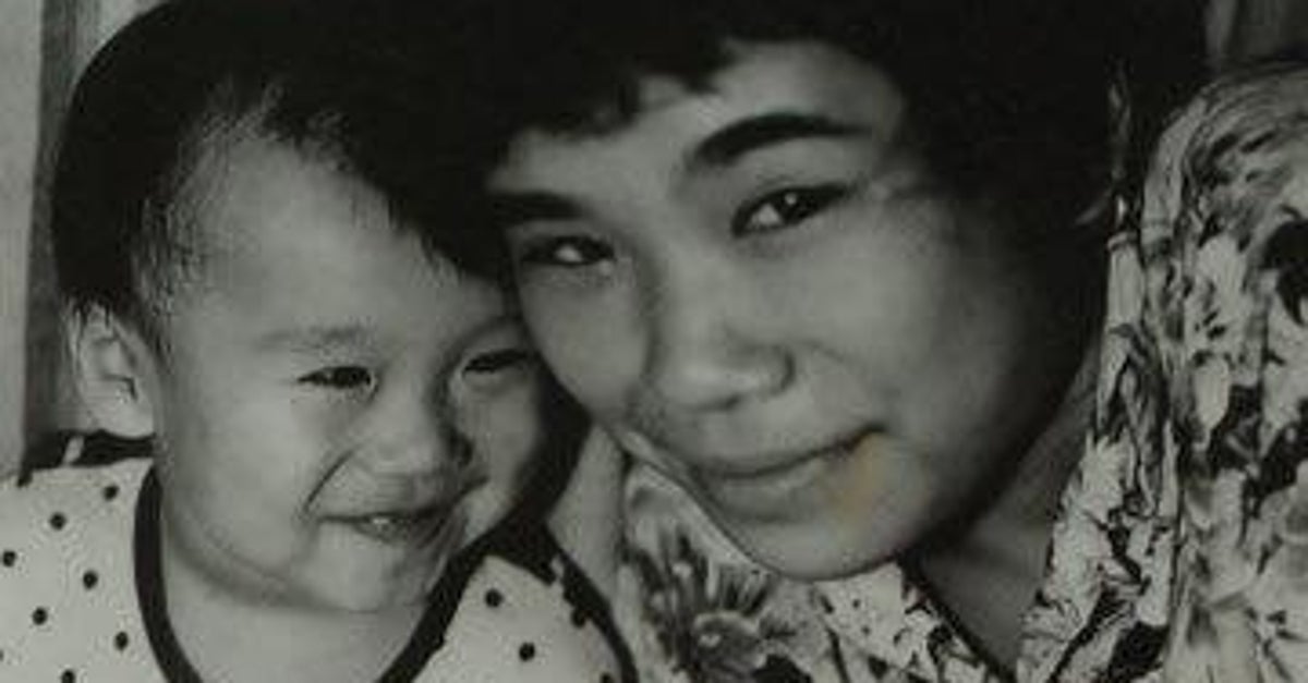 「沈没家族」で僕は育った。“普通”じゃない家族で育つ子供は、不幸せなのか。 | ハフポスト LIFE