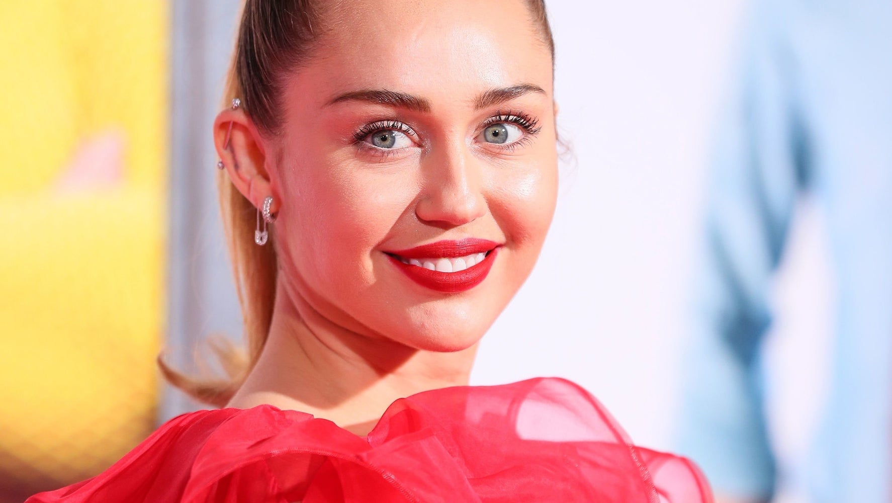 Miley Cyrus Is 'Freaking Out' Over 'RuPaul's Drag Race' Guest Judge Gig ...
