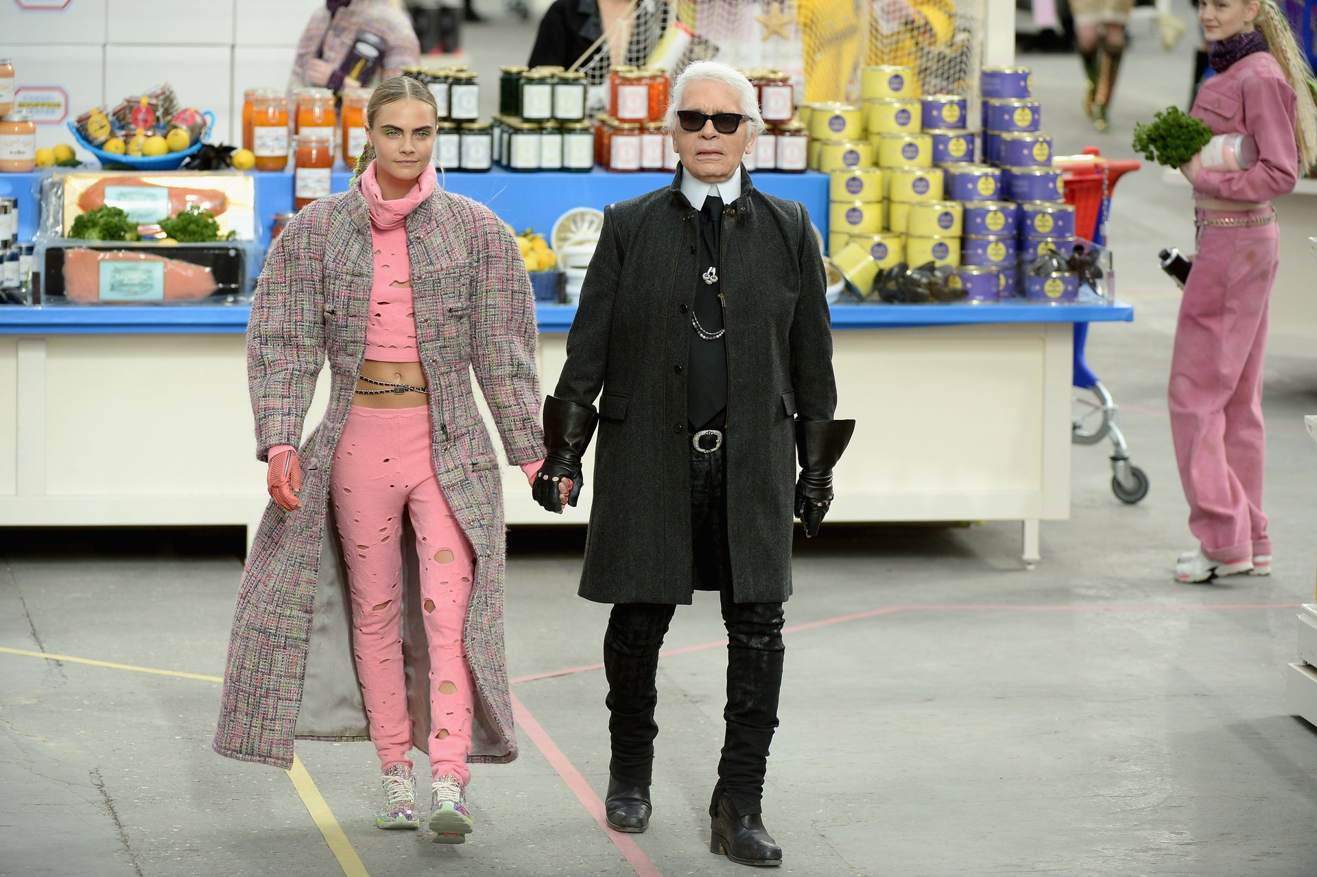 A Look Back At Designer Karl Lagerfeld's Iconic Fashion Career In ...