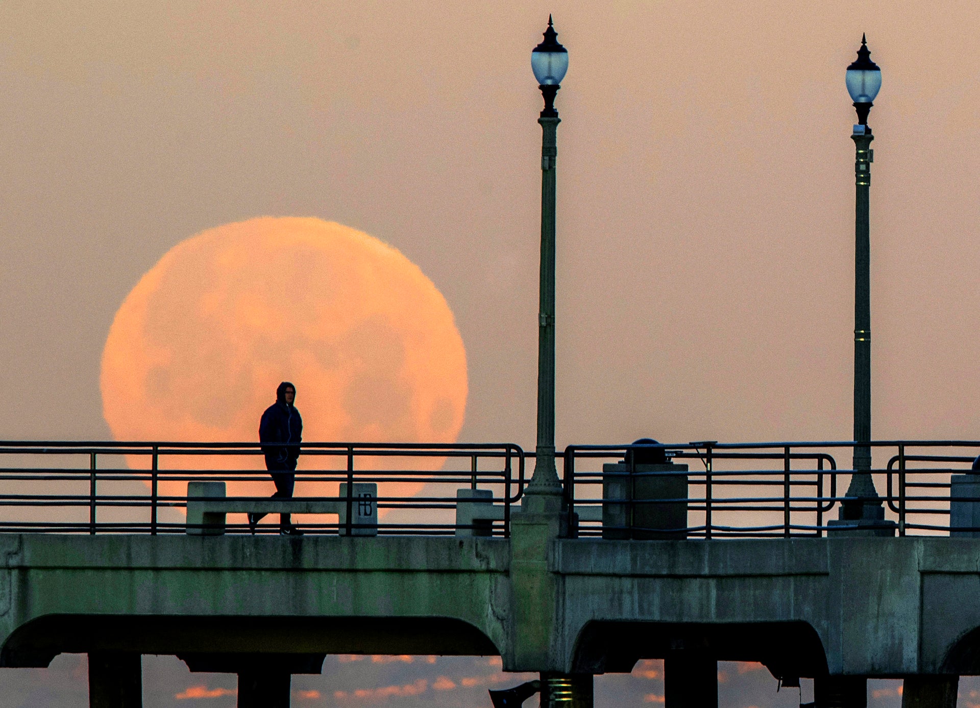 These Photos Capture February’s Sensational Supermoon In All Its ...