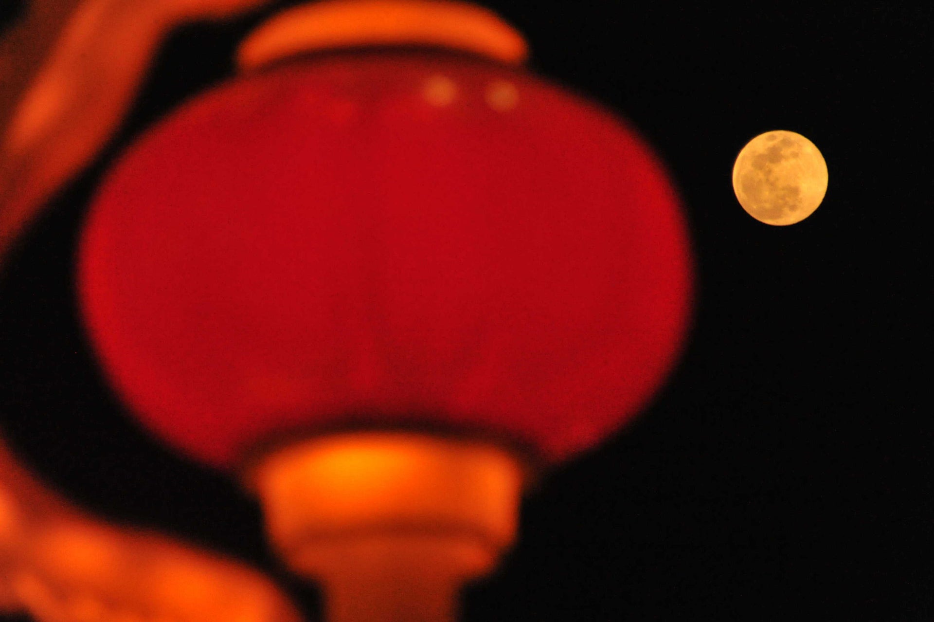 These Photos Capture February’s Sensational Supermoon In All Its ...