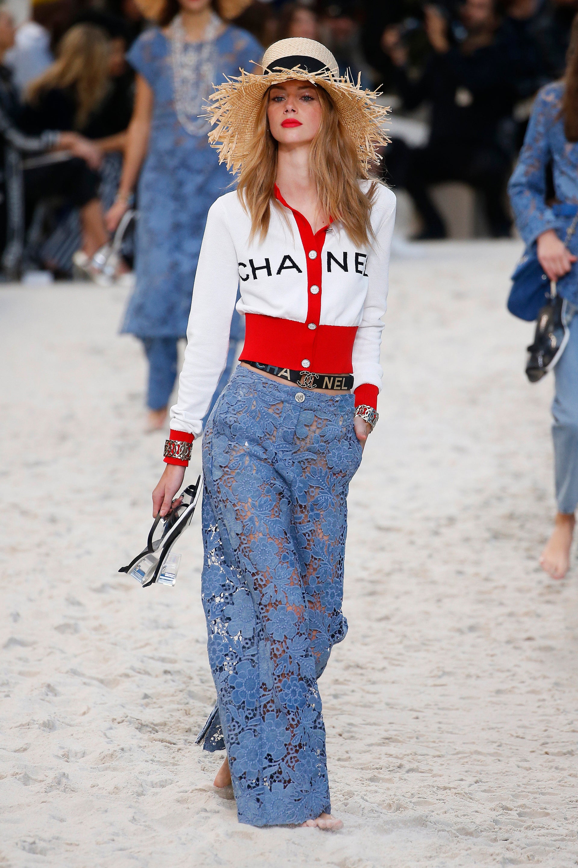 A Look Back At Designer Karl Lagerfeld's Iconic Fashion Career In ...
