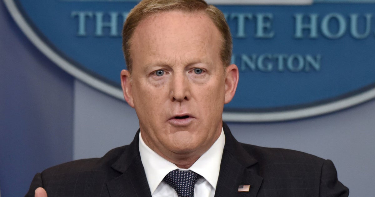 Sean Spicer Is Now A Journalist And Folks On Twitter Are Furious ...