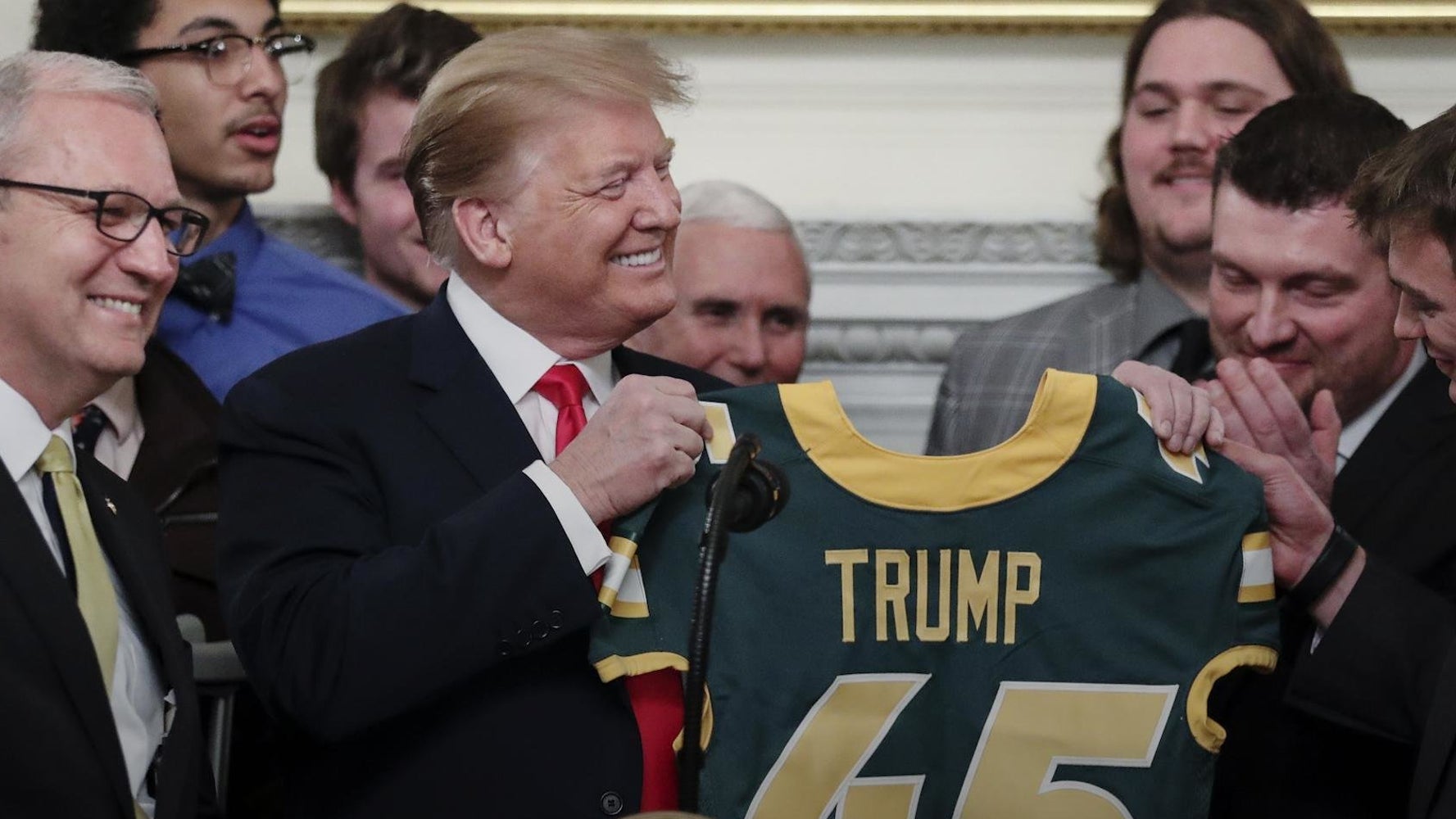 President Trump Throws Another Fast-Food Feast For A College Football ...