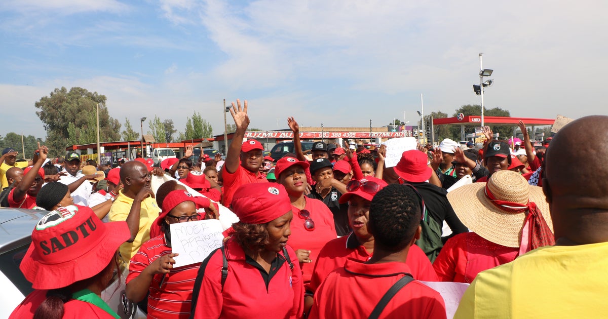 Sadtu And Allies March On Hoërskool Overvaal With Memorandum | HuffPost ...