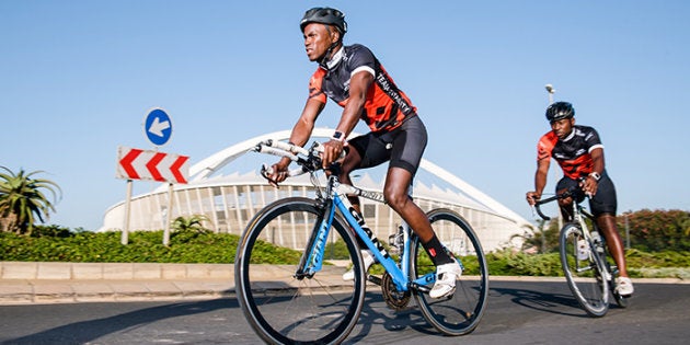 Wtf Triathlete Brutally Attacked With Chainsaw Huffpost Uk News